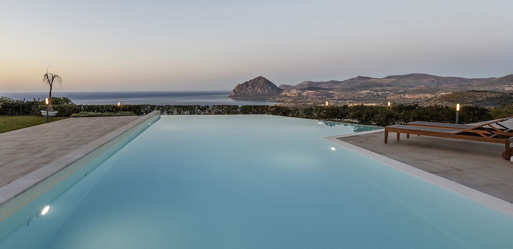 Hotel Trapani with swimming pool for your relaxation and enjoyment